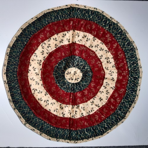 Circular Christmas Table Mat | Creative Quilting